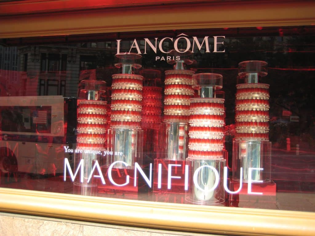Lancôme of Paris Retail Fixtures by Visual Millwork