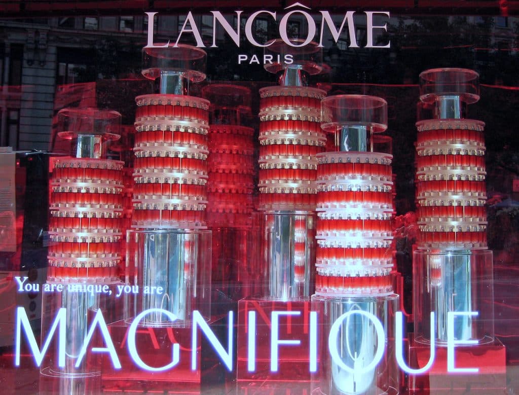 Lancôme of Paris Retail Fixtures by Visual Millwork